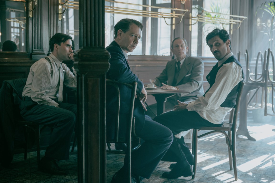 The New Look Review: A Wartime Tale of Fabric and Fabrication | The Spool